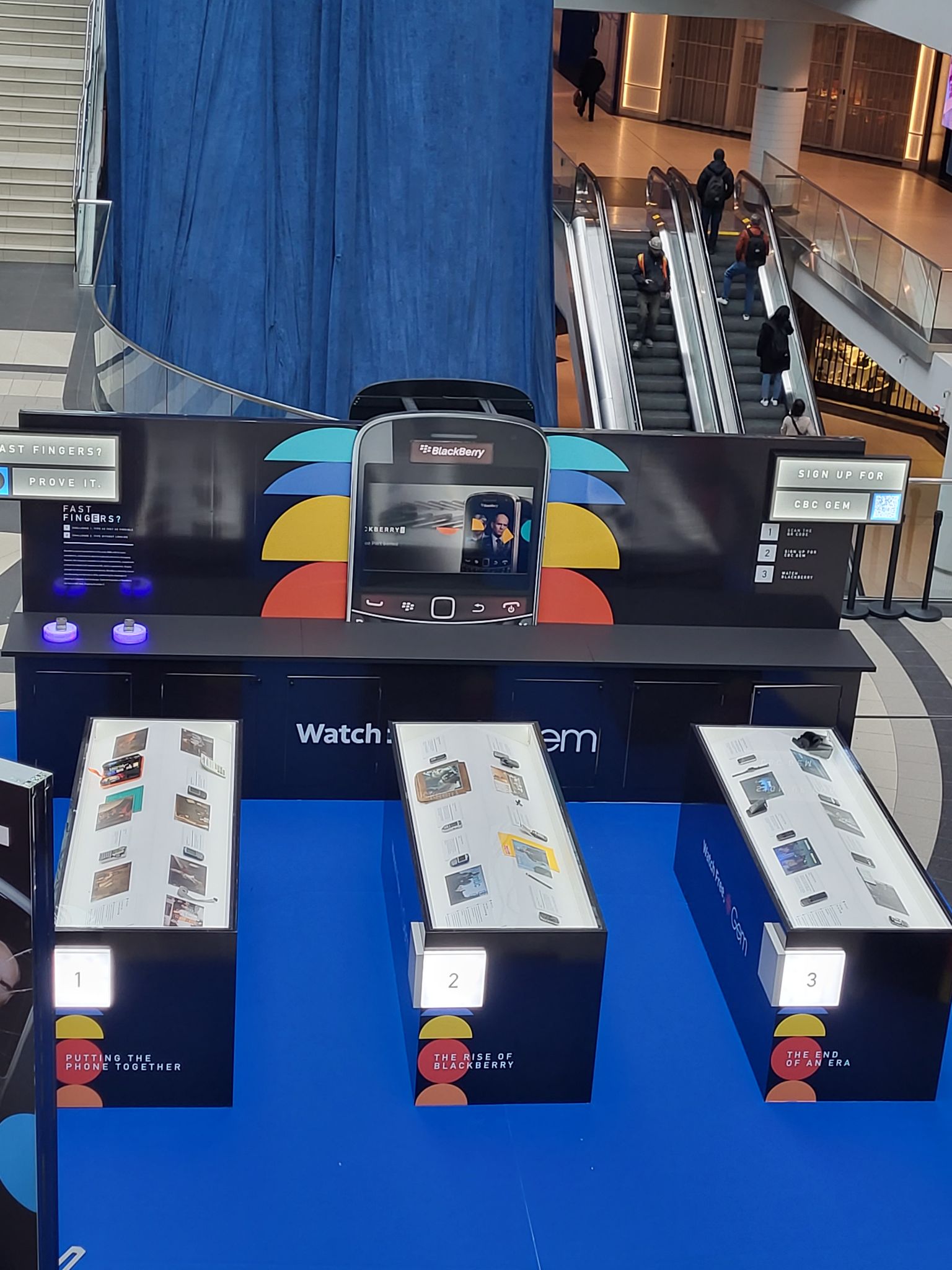 Spotted! Blackberry nostalgia pops up at the Eaton Centre » Media in Canada