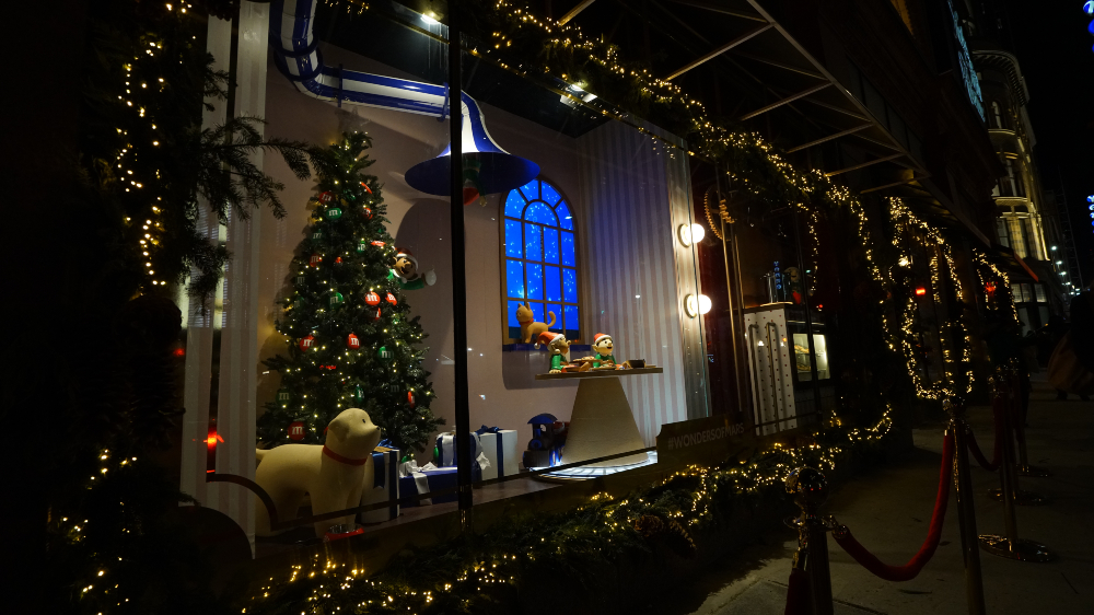Toronto’s iconic holiday windows drive earned media for Mars » Media in ...